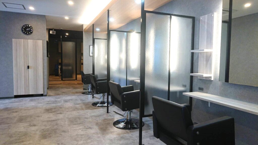 ursus by HEADLIGHTのサロン一覧 | HEADLIGHT（ヘッドライト） | 美容室・美容院・ヘアサロン